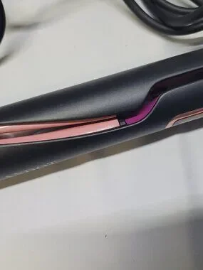 Landot | Hair | Landot Ceramic Hair Straightener In A Sleek Black And ...